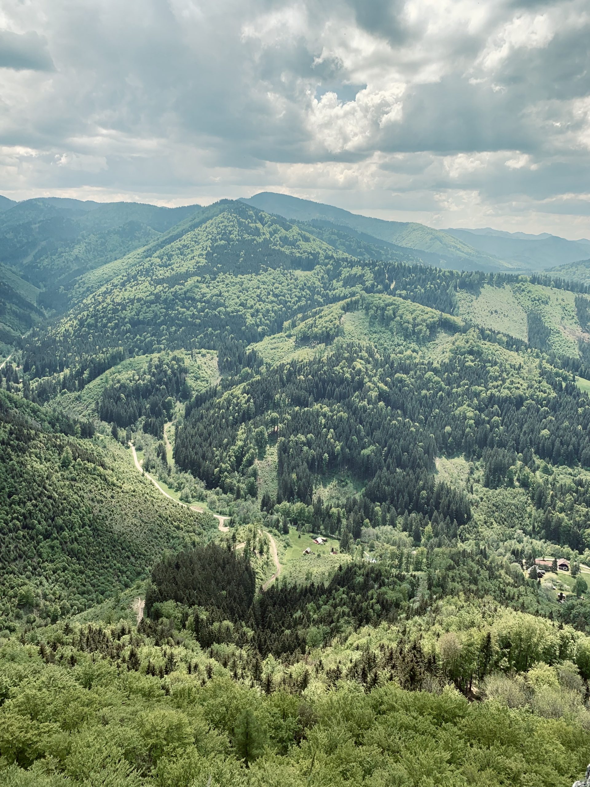 Katova skala a hrad Sklabiňa - SLOVAK DISCOVERER